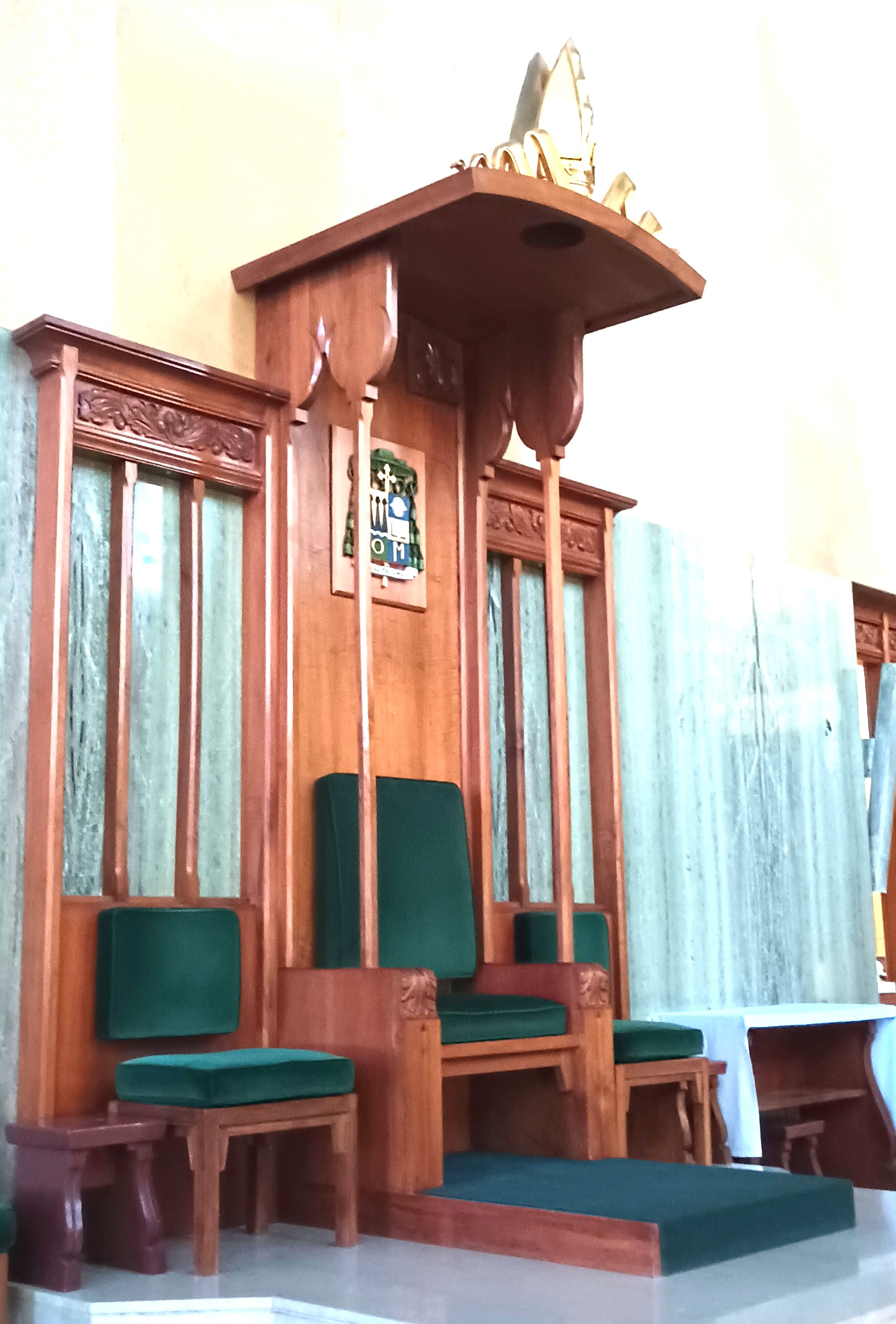 Cathedras – Small Catholic